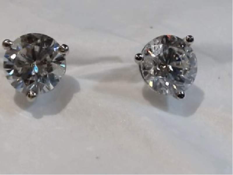 DIAMOND WEDDING RING SET